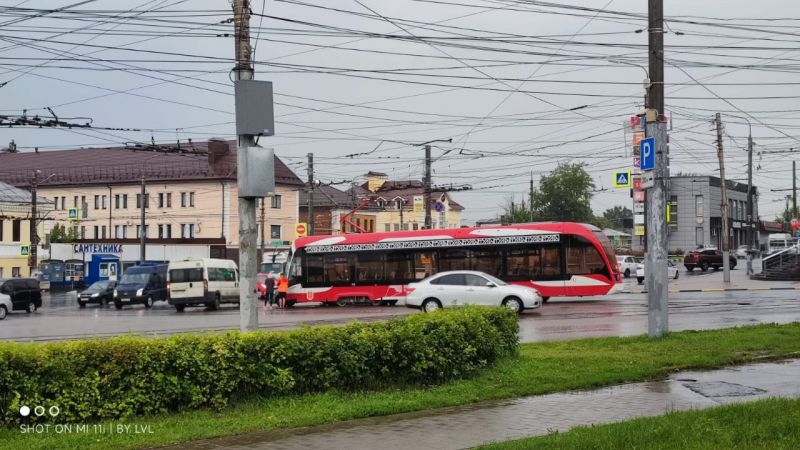 В Туле возле ТЦ «РИО» автомобиль подбил «Львенка» - Тульские новости ...